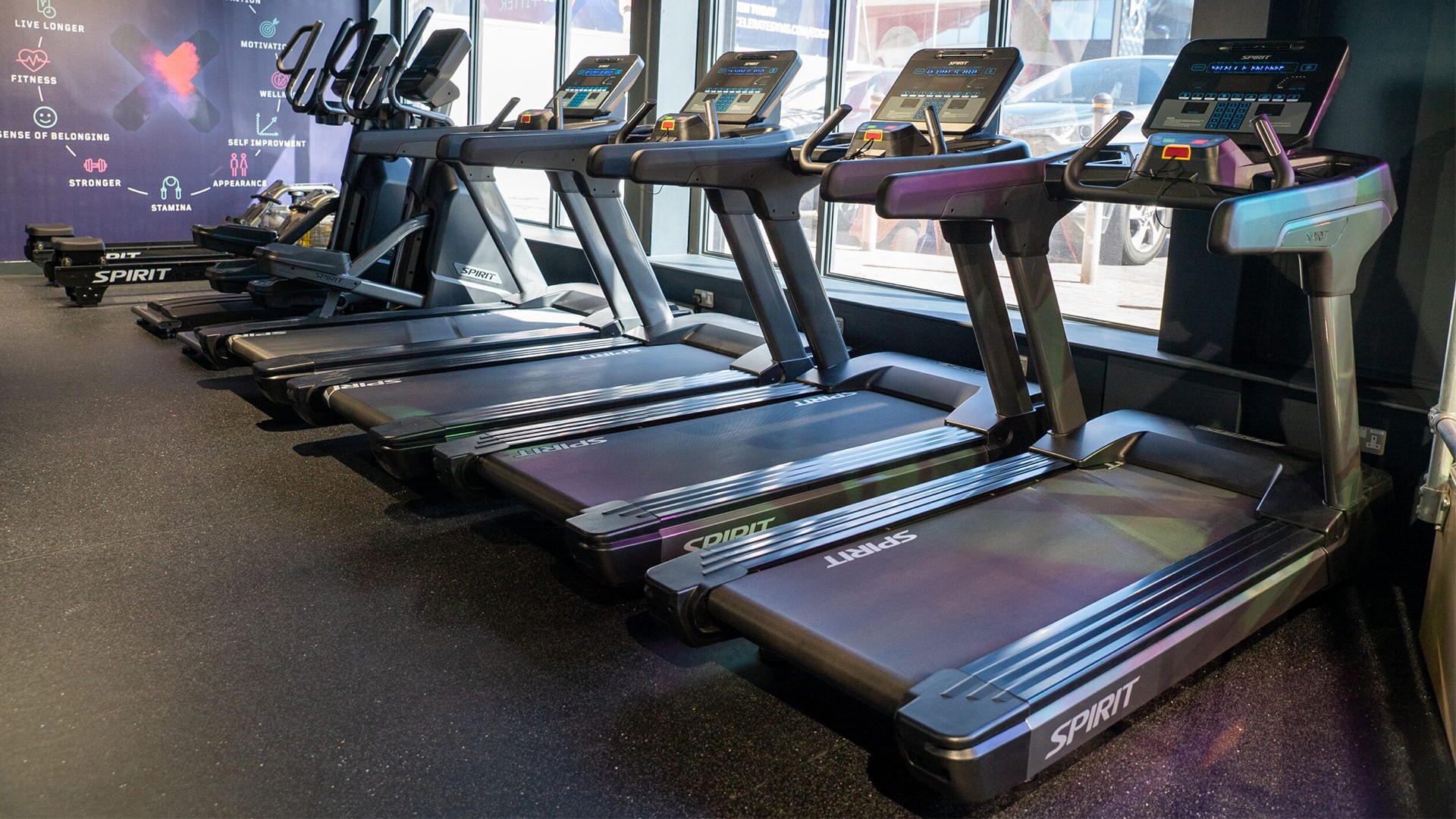 Фитнес-клуб "XCELERATE GYM", Edgware, Лондон - Тренажеры Spirit